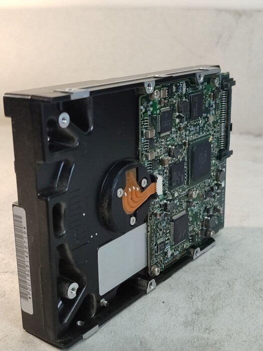 Жесткий диск 3.5" Fujitsu 73.4Gb MAX3073RC SAS