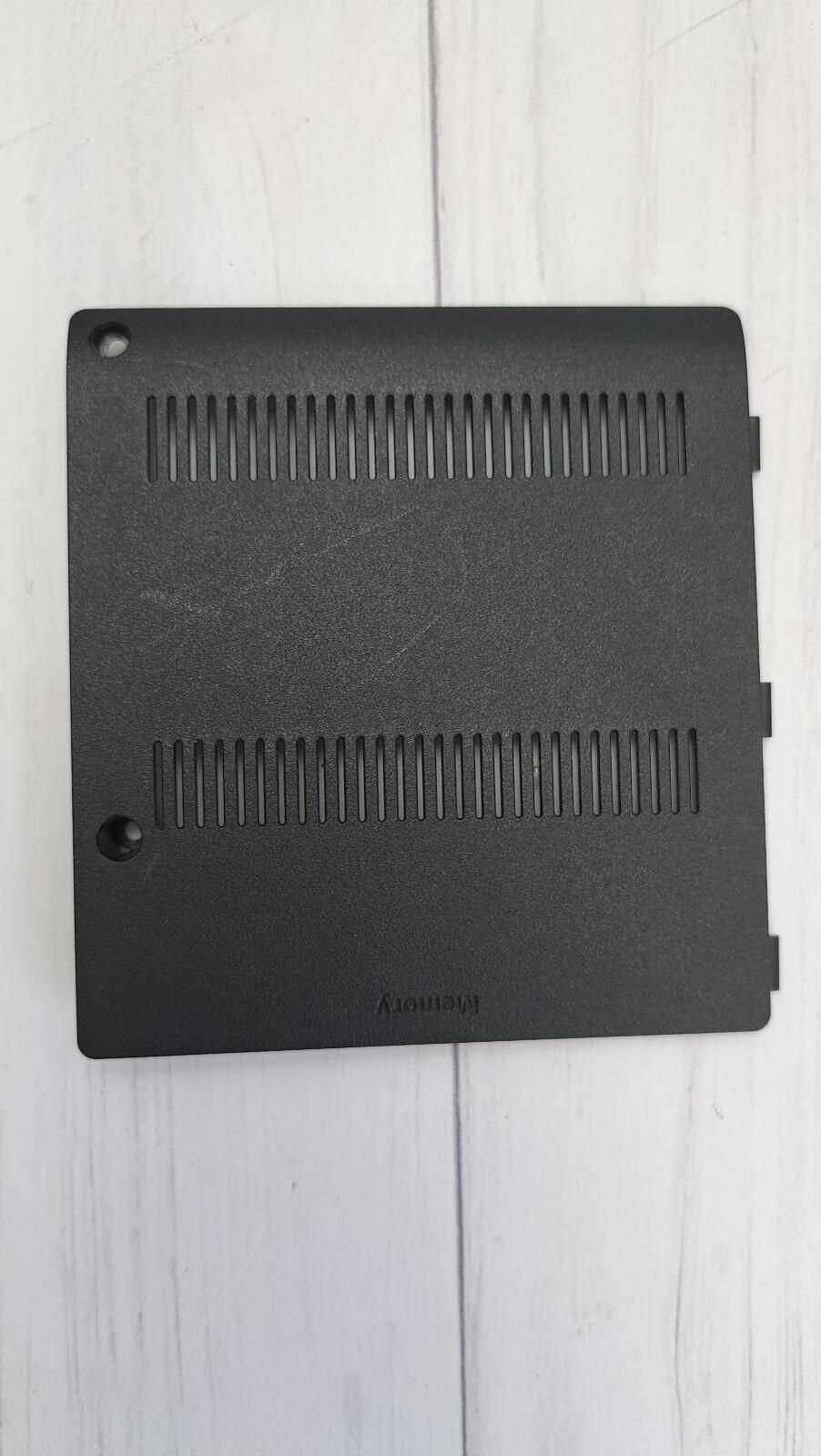 Крышка отсека ОЗУ для ноутбука SAMSUNG R780