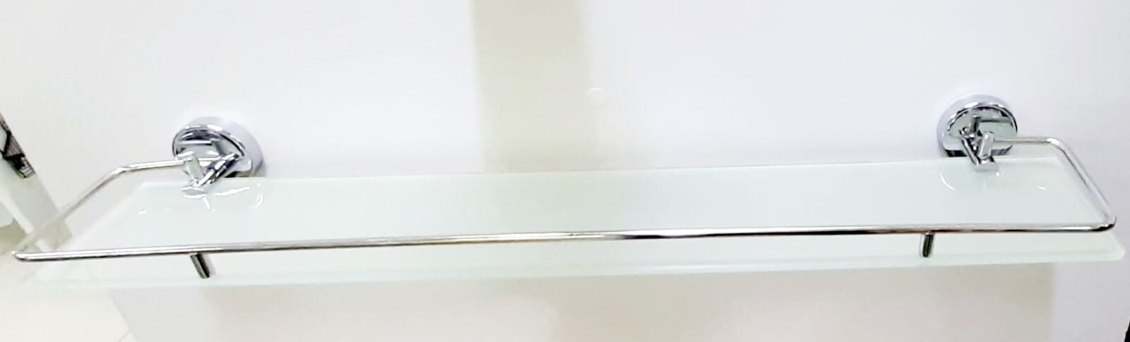 Полка стекло с ограничителем 70см. Classic Elite C017, латунь, хром