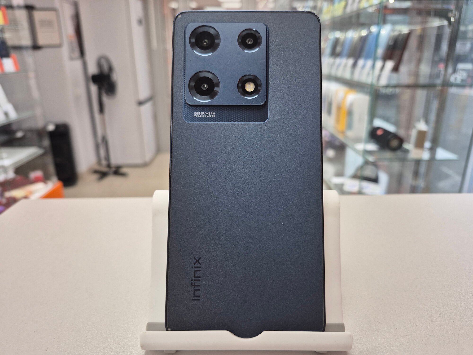 Смартфон Infinix NOTE 30 PRO X678B 8/256Гб, 6.67" 2400*1080, 4G, 108+32Мп, Magic Black черный, Б/У, Уценка