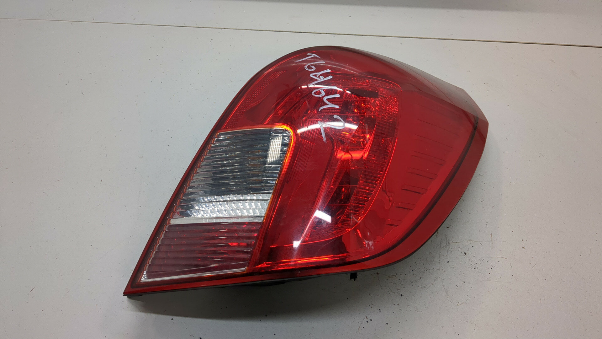 Фонарь (задний) правый Opel Antara Б/У