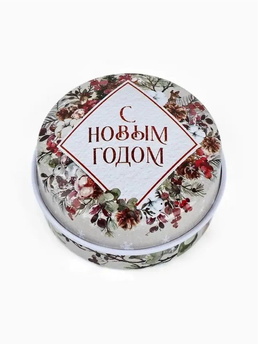 Ароматическая свеча с праздничным дизайном