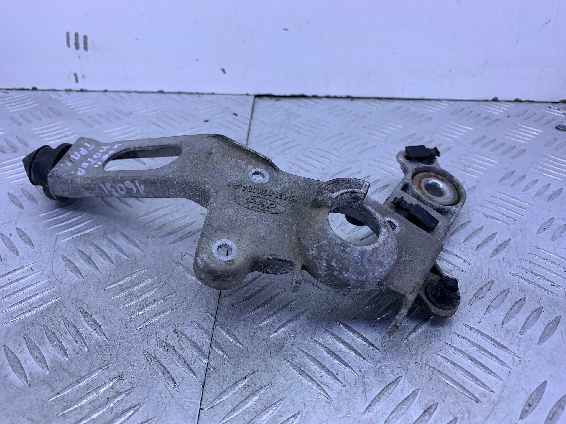 Кронштейн (крепление) Ford Focus 3 2013 BM51-17K484-B