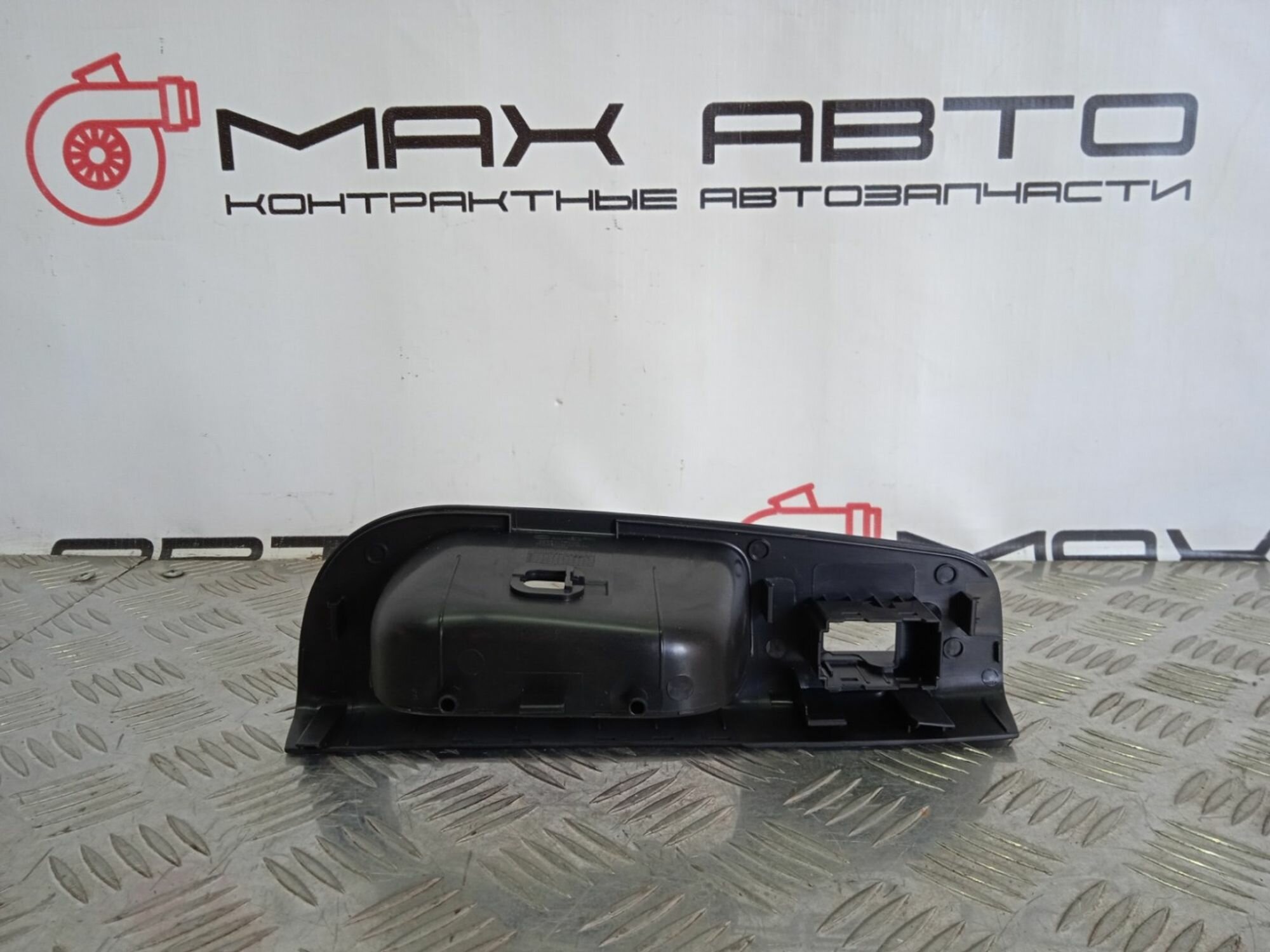 Новая Ручка двери внутренняя задняя правая. Kia Ceed ED G4FC 1.6L 2008