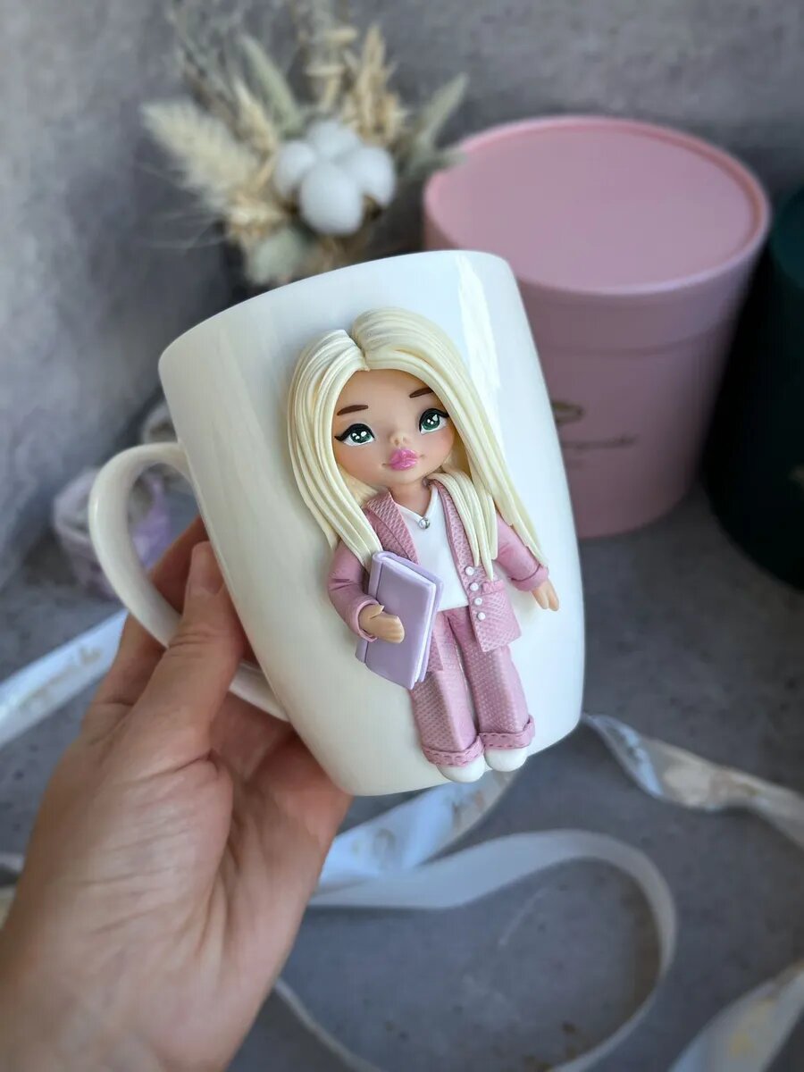 Красивая кружка для учителя из полимерной глины