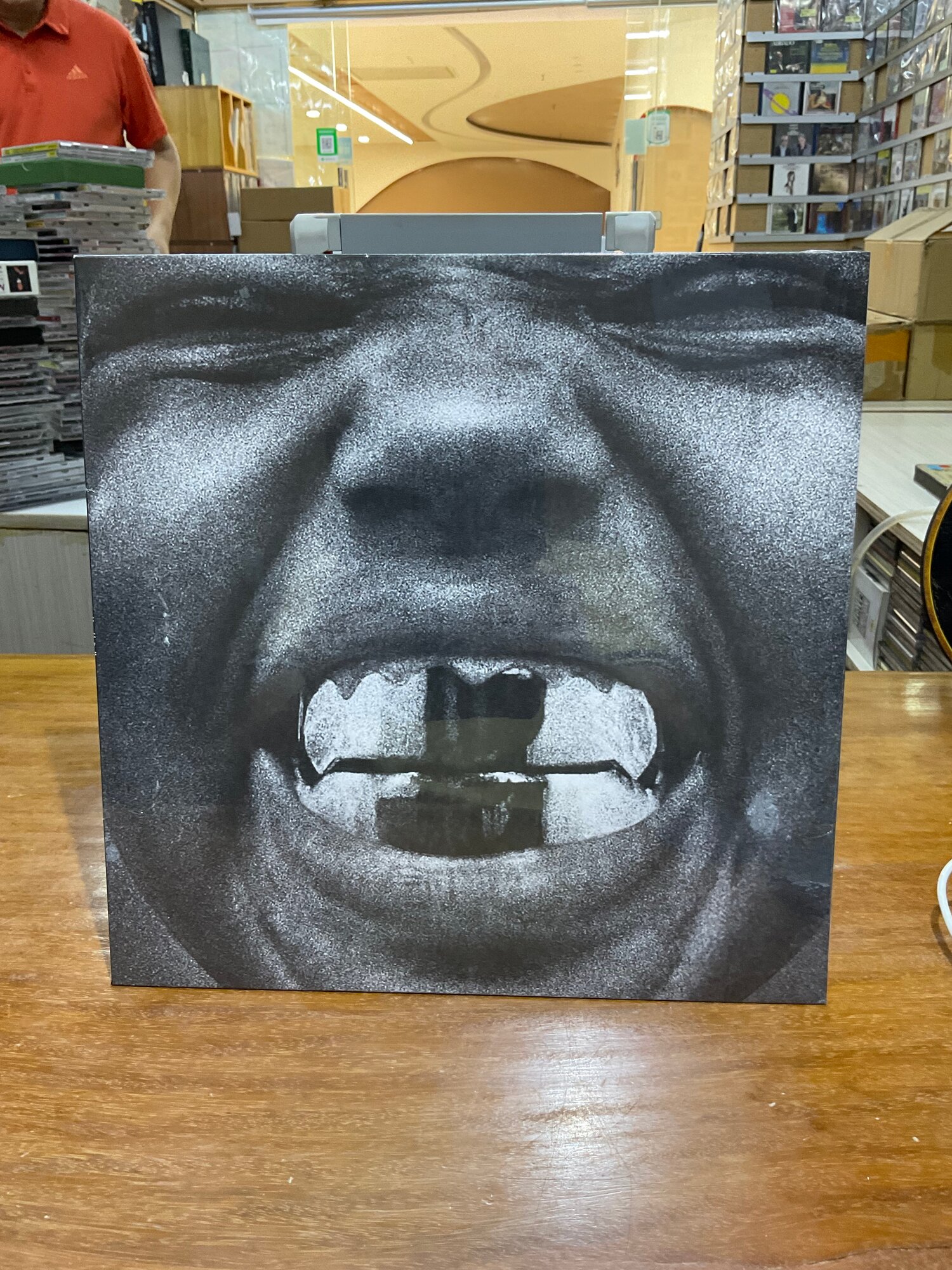 Kanye West · Bully (LP) (2026)，Виниловая пластинка Канье Уэста "Bully" 2026 года, коллекционное издание в стиле хип-хоп.
