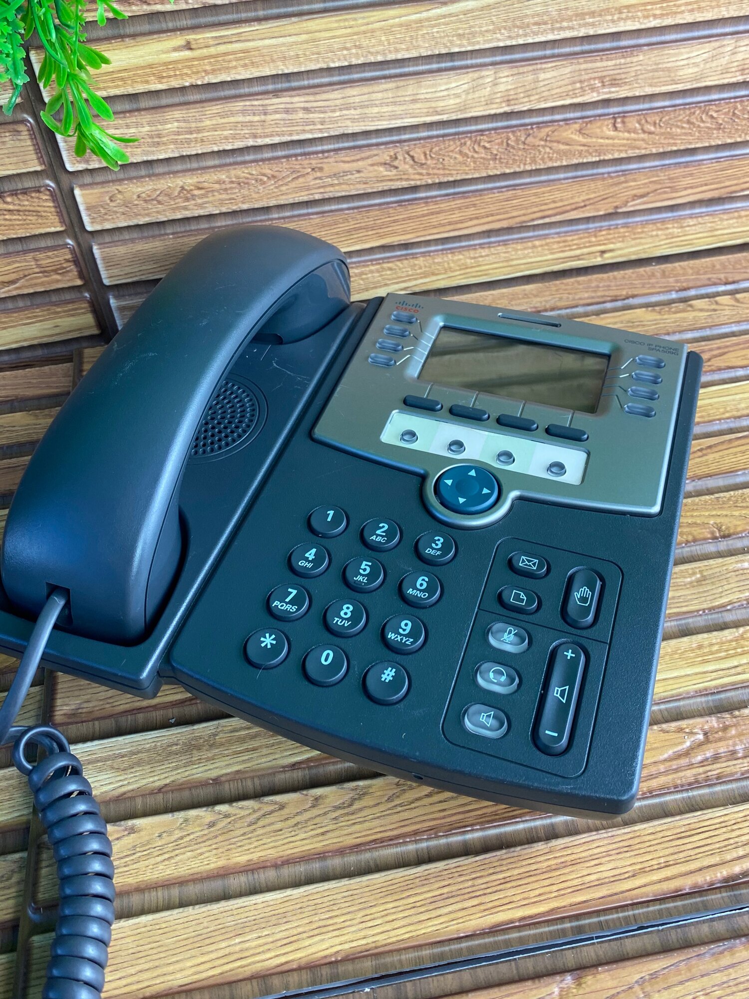 IP-телефон Cisco SPA509G
