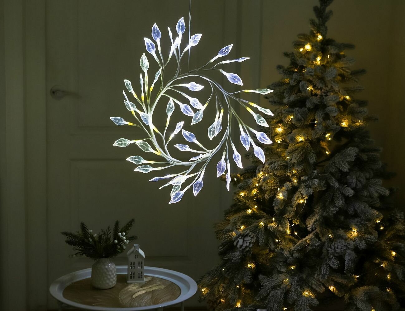 Светодиодный венок С листьями, 48 холодных белых LED, провод белый, 28 см, Бьюти Лед (Beauty Led) LC176L-B048A-304