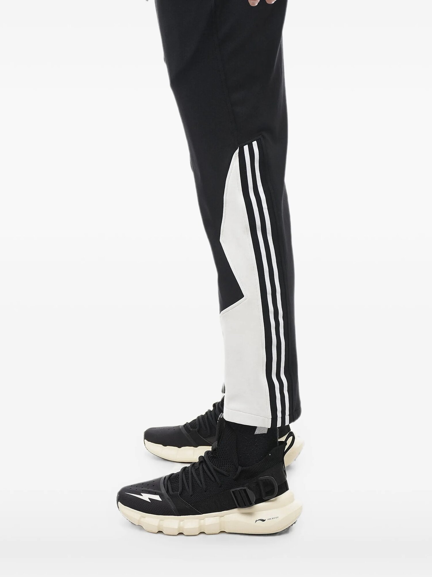 Брюки Neil Barrett Modernist panelled track pants, размер 46 — фото 1
