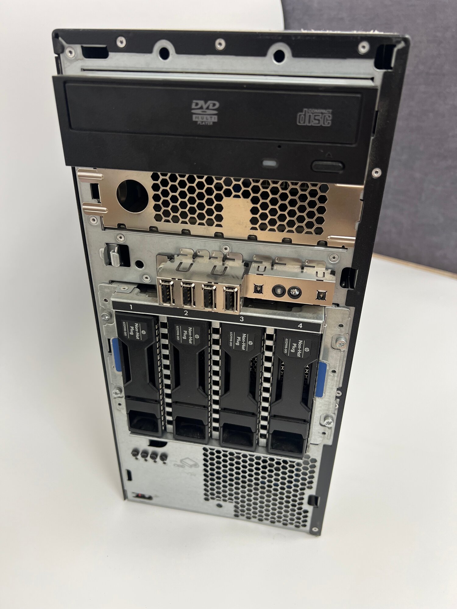 Корпус сервера HP ProLiant ML310e Gen8 v2 Tower — фото 1