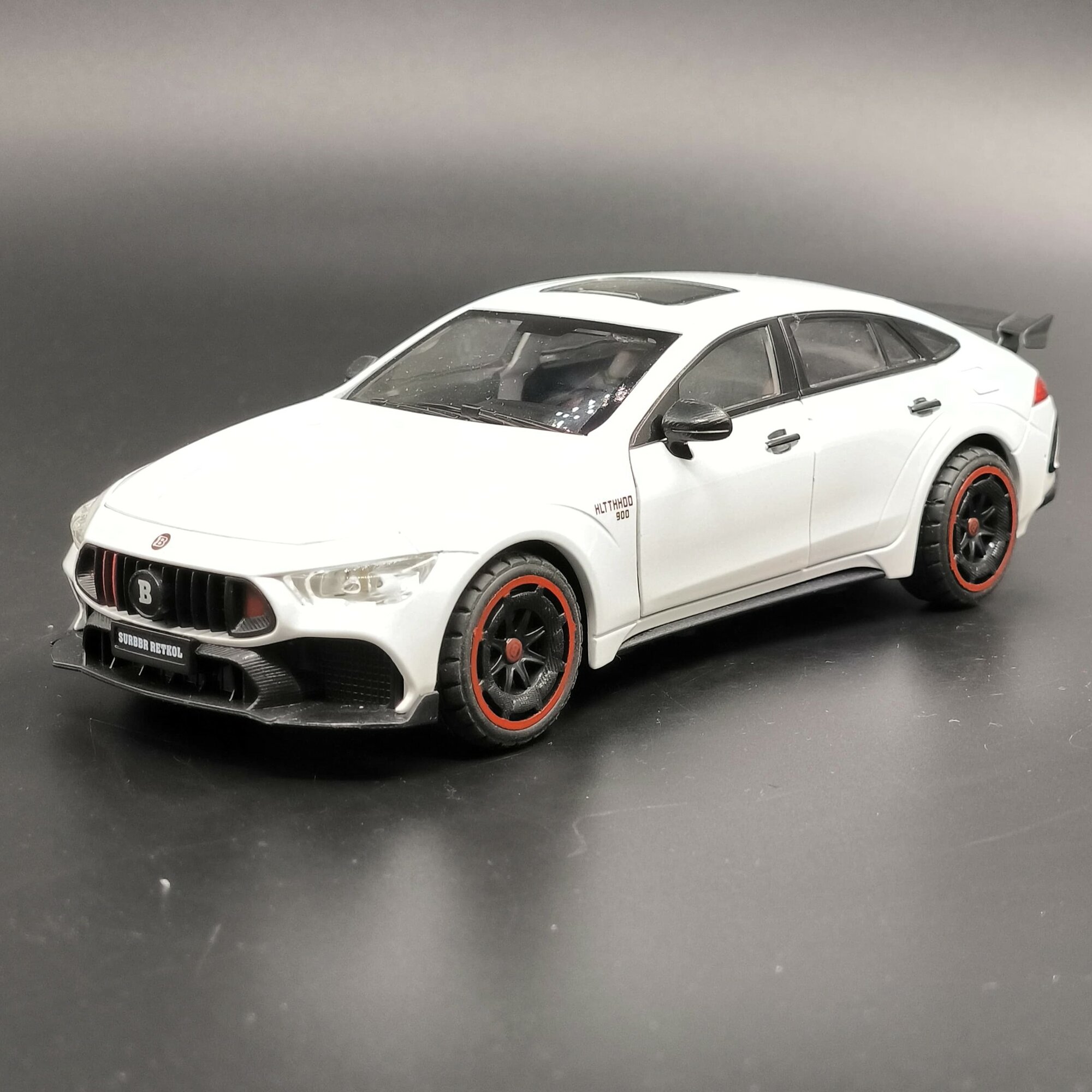 Машина металлическая Мерседес Брабус 900 GT63 с световым и звуковым сопровождением. Масштаб 1:24