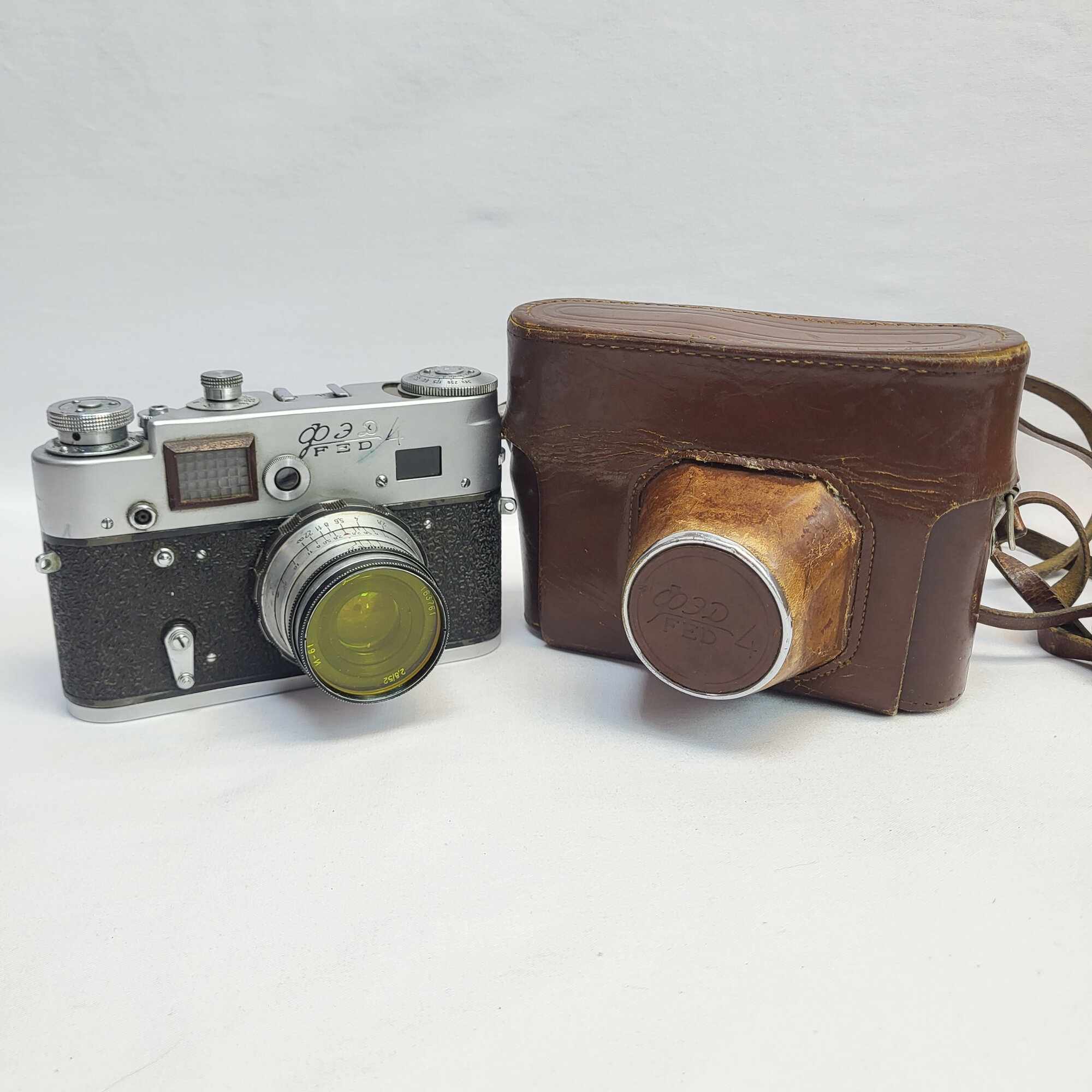 Фотоаппарат винтажный, СССР. ФЭД 4 с объективом Индустар и кожаным футляром в комплекте