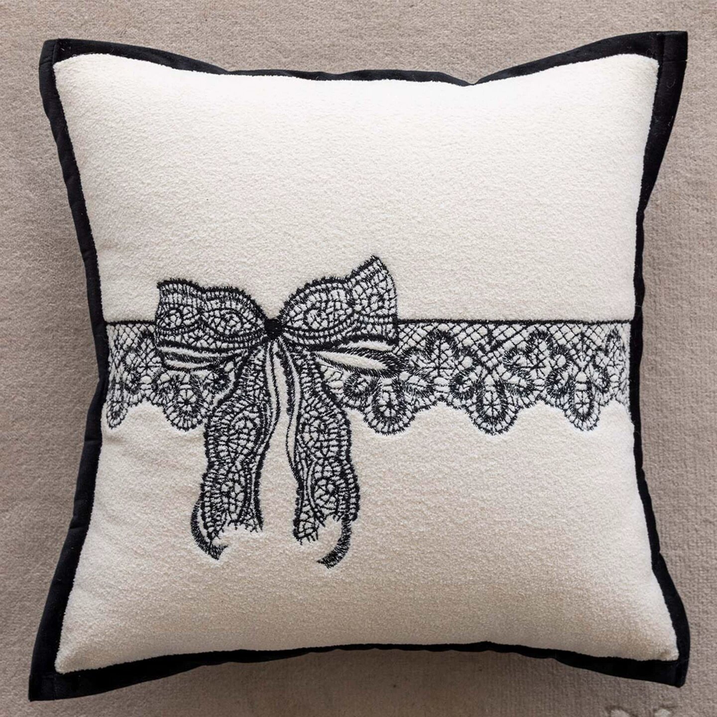 Набор подушек с кружевным бантом 45x45 см, с наполнителем и чехлом, роскошный аксессуар