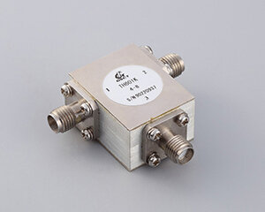 4 GHz to 8 GHz, 0.6 dB Insertion Loss, 18 dB Isolation, SMA/N Coaxial Series Isolator-TH501H