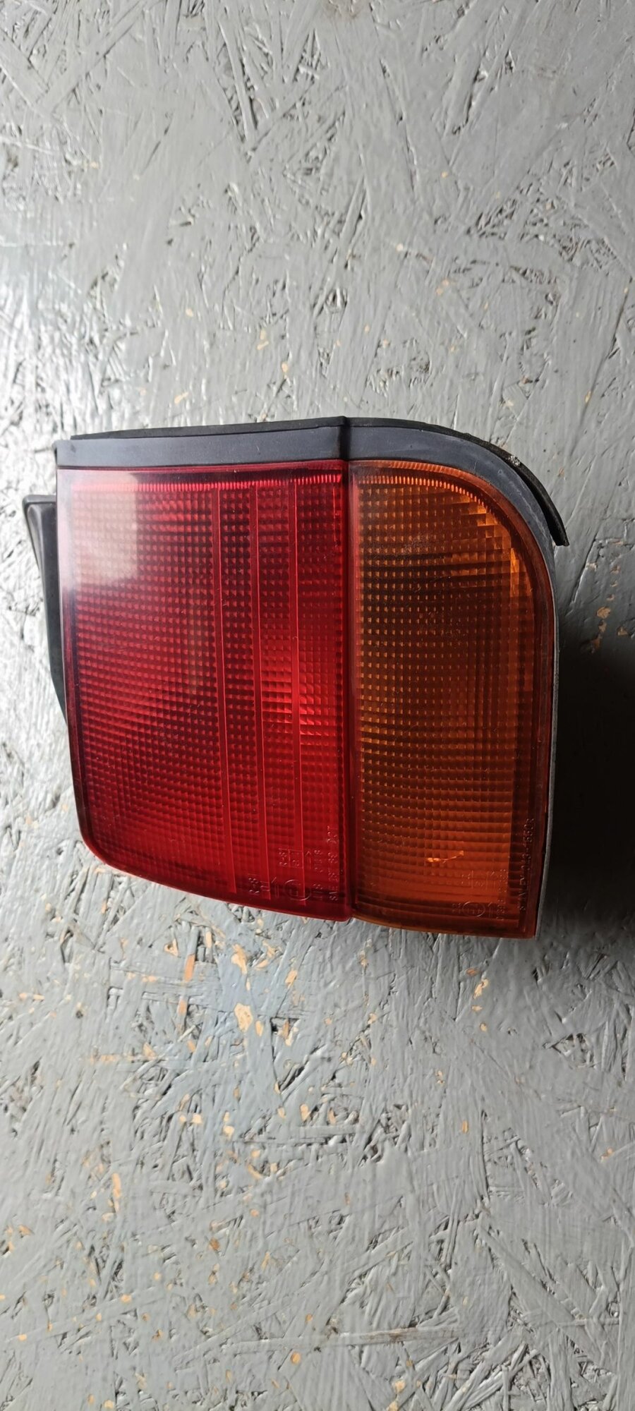Фонарь задний левый Mitsubishi RVR I