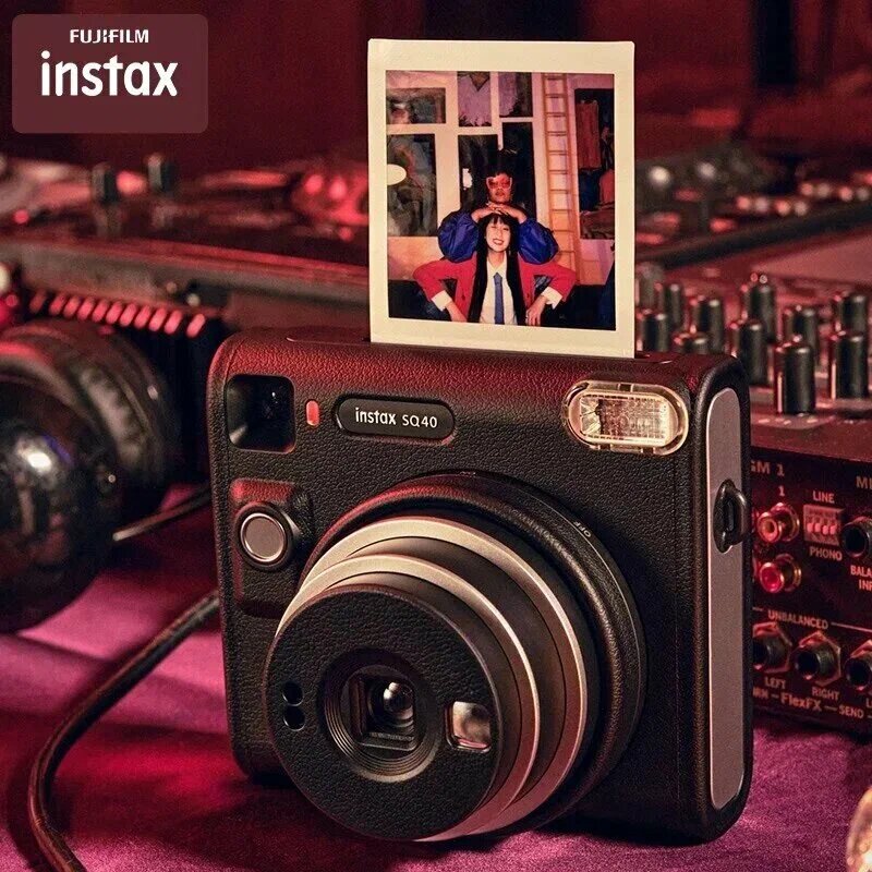 Фотоаппарат моментальной печати Fujifilm Instax SQUARE SQ40,(В комплекте 10 листов фотобумаги)