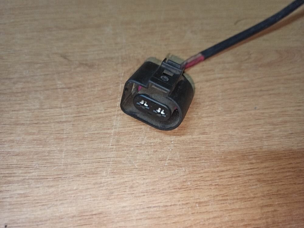 Разъем фишка штекер 2-х контактный VAG 1J0973752