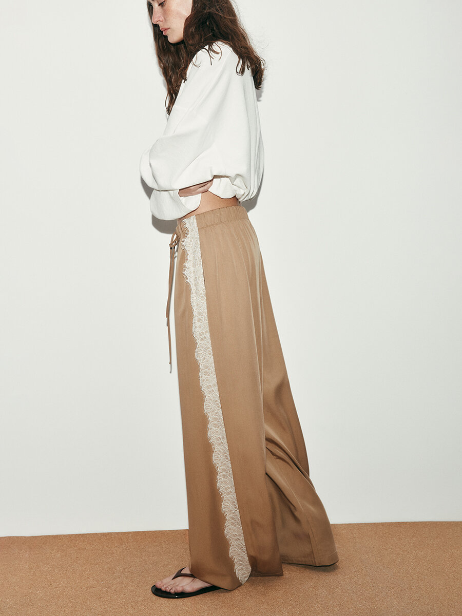 Брюки wide leg из тенсела на завязках с кружевом