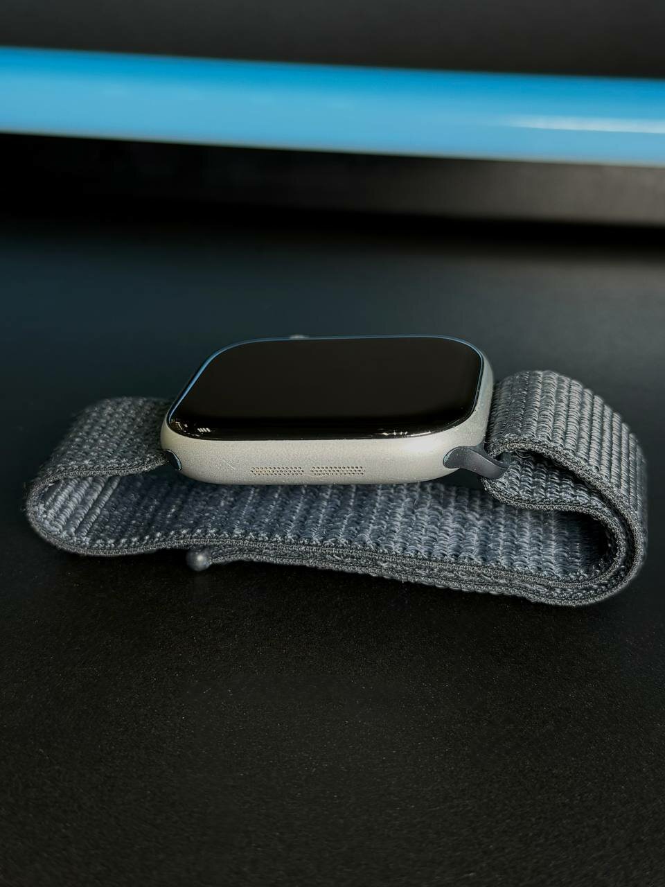Умные часы Apple Watch 10 46 мм, алюминий, белые, текстильный чёрный ремешок