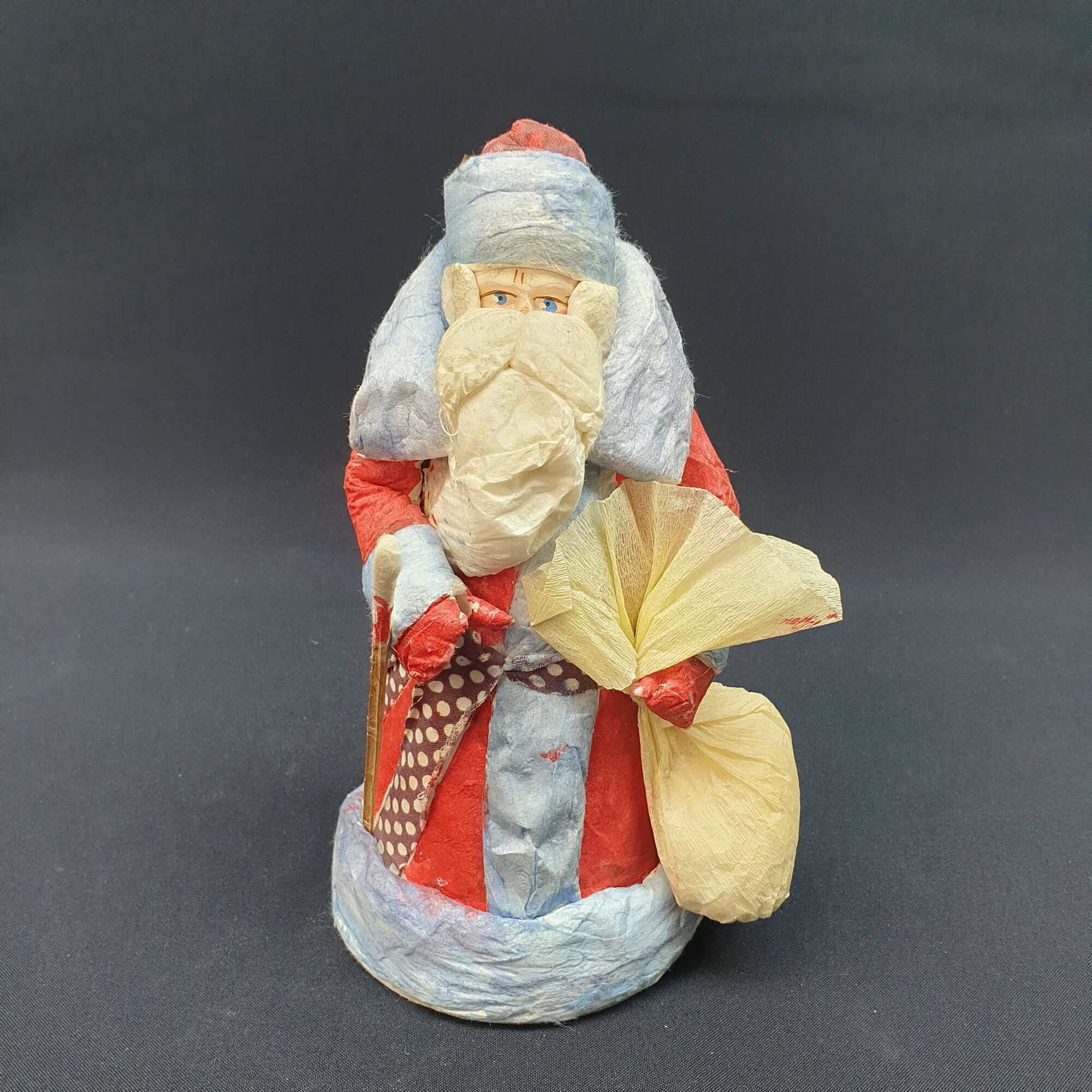 Винтажный Дед Мороз с мешком и посохом дерево вата, высота 21 см. СССР.