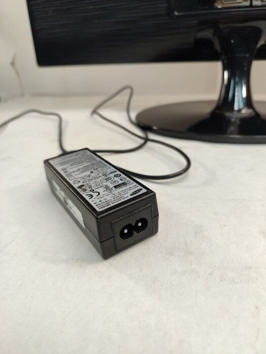 Монитор ЖК 24" Samsung S24A300BL черный (TFT TN WLED 1920x1080 W170H160)