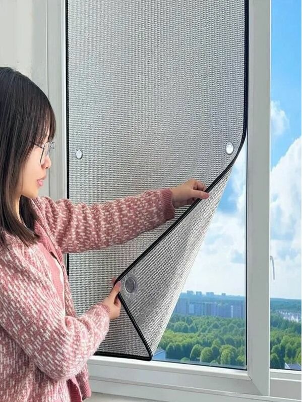 Солнцезащитная пленка для окон 60×100 см — термоизоляция из алюминиевой фольги, защита от солнца и приватность.