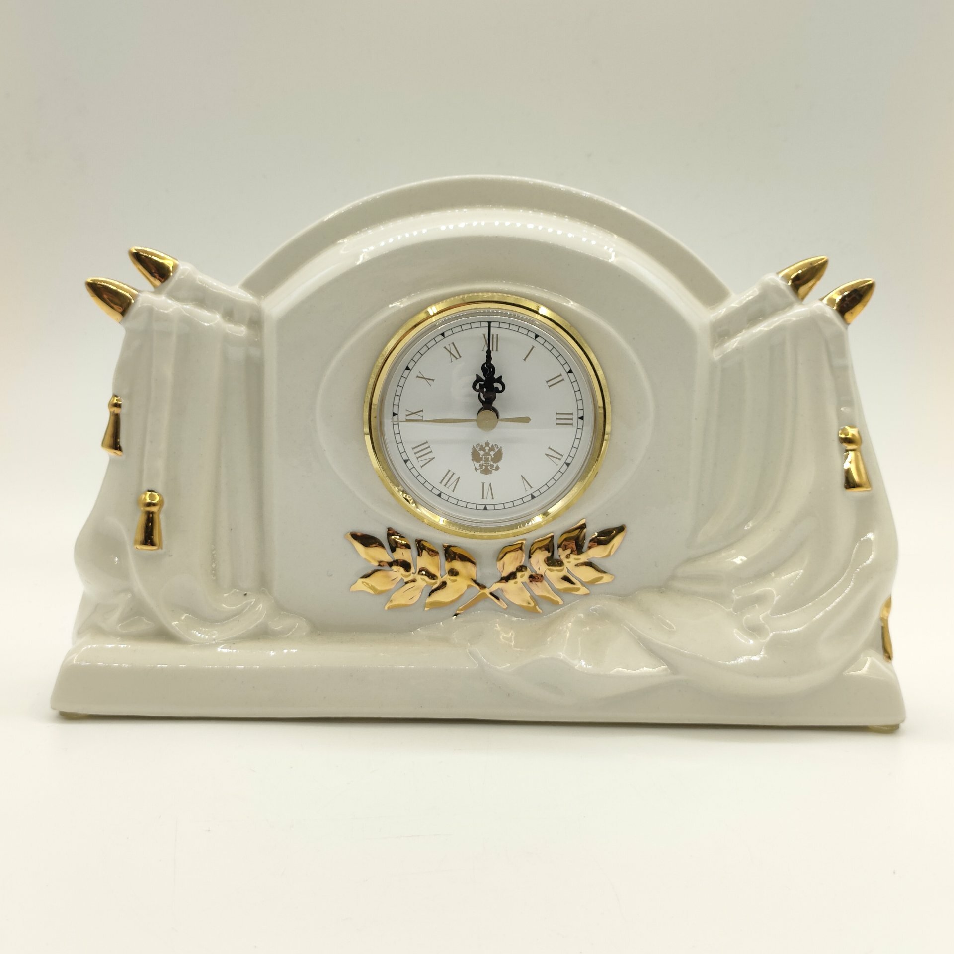 Часы настольные, выполненные в стиле ампир, Большая медведица, фарфор