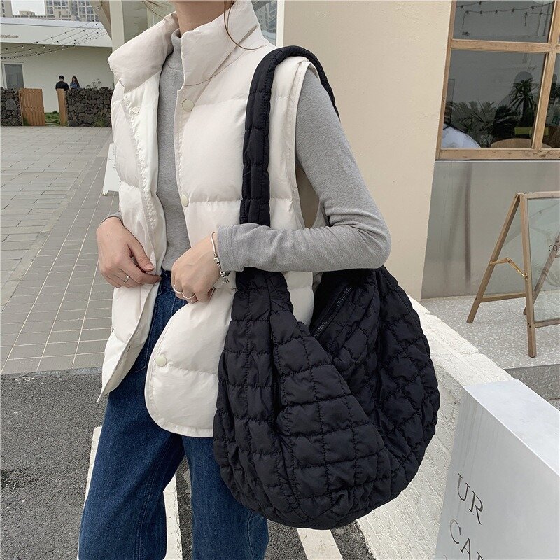 Женская повседневная сумка Cloud fold big bag - это индивидуальность, легкость и большая вместительность