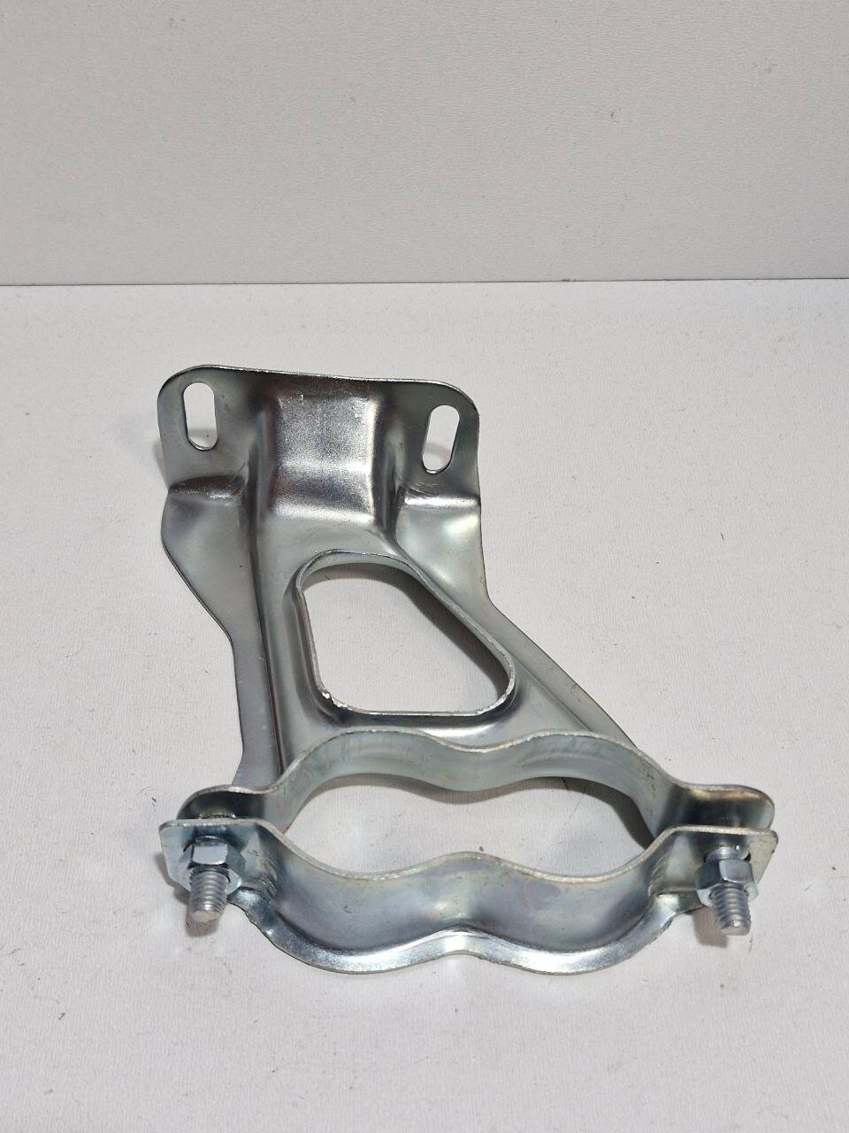 Кронштейн крепления приемной трубы, крепеж глушителя ВАЗ Лада 2108, 2109, 21099