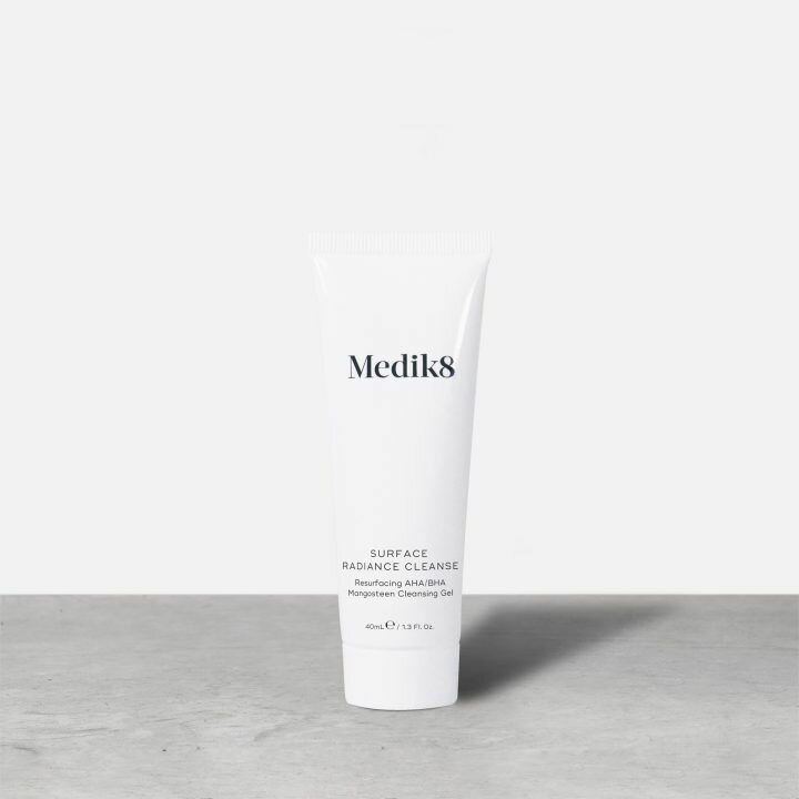 Medik8 Очищающий гель с мангостином и AHA/BHA кислотами Surface Radiance Cleanse 40 мл P09545