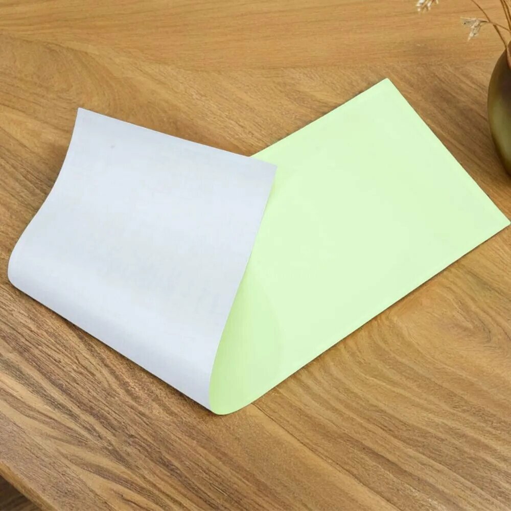 Пленка самоклеящаяся, длина: 48.08 см, ширина: 29.81 см