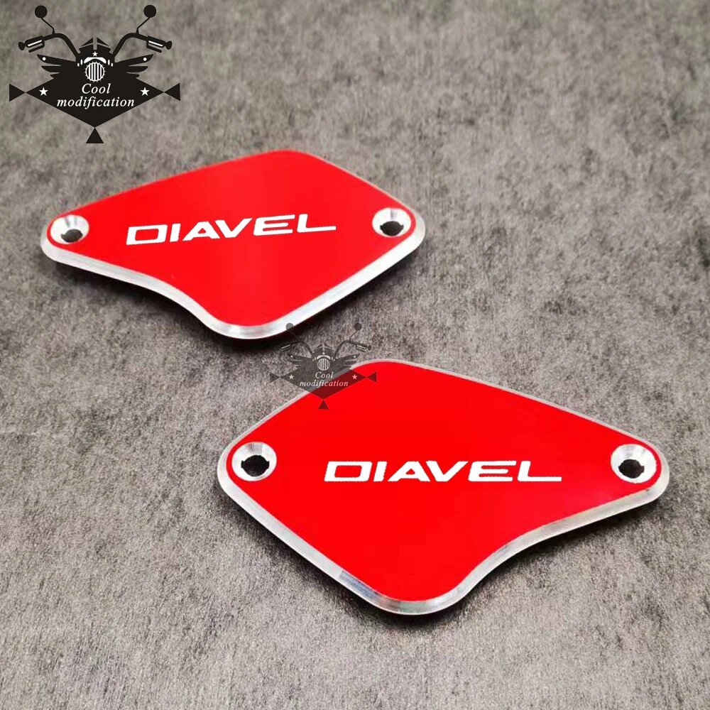 Красная крышка бачка тормозной жидкости Ducati Diavel