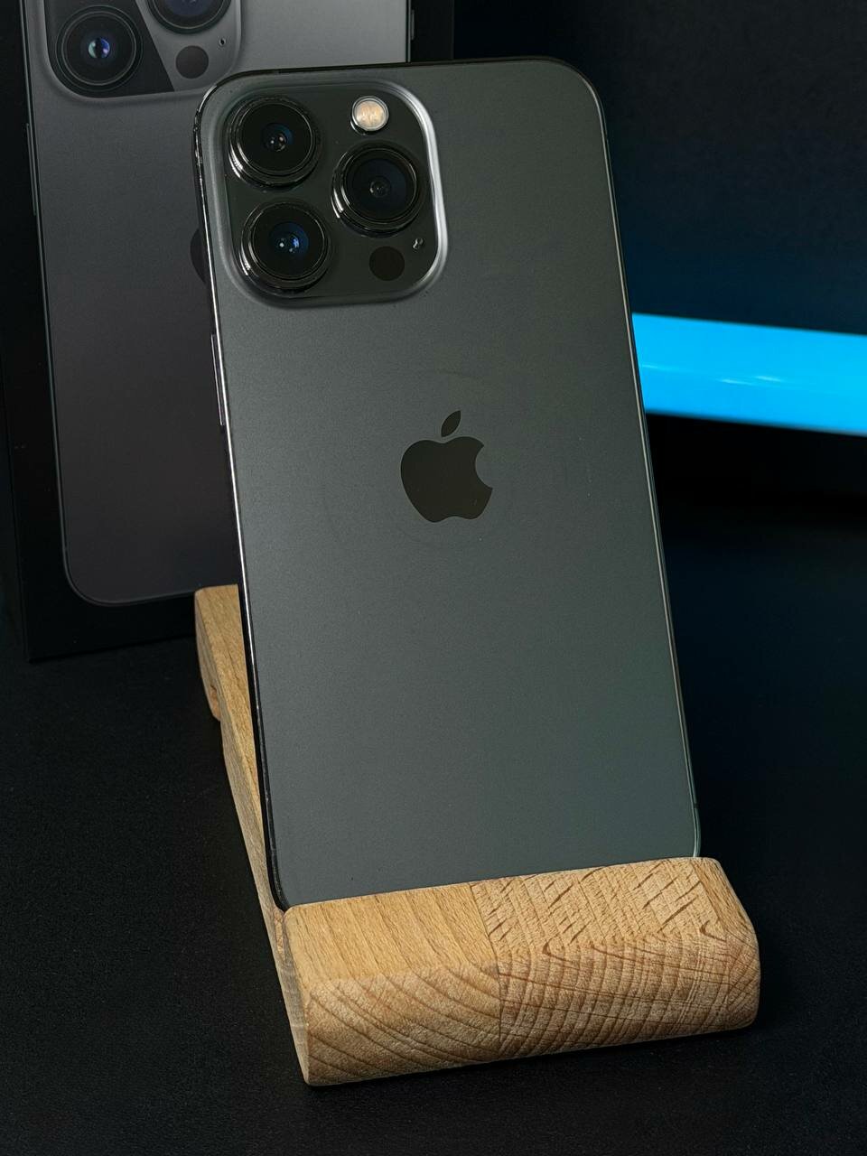Смартфон Apple iPhone 13 Pro 256 ГБ, nano-SIM + eSIM, чёрный