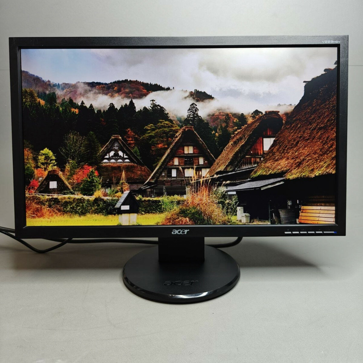 21.5" монитор Acer V223HQV, 1920x1080, TN, 75Гц