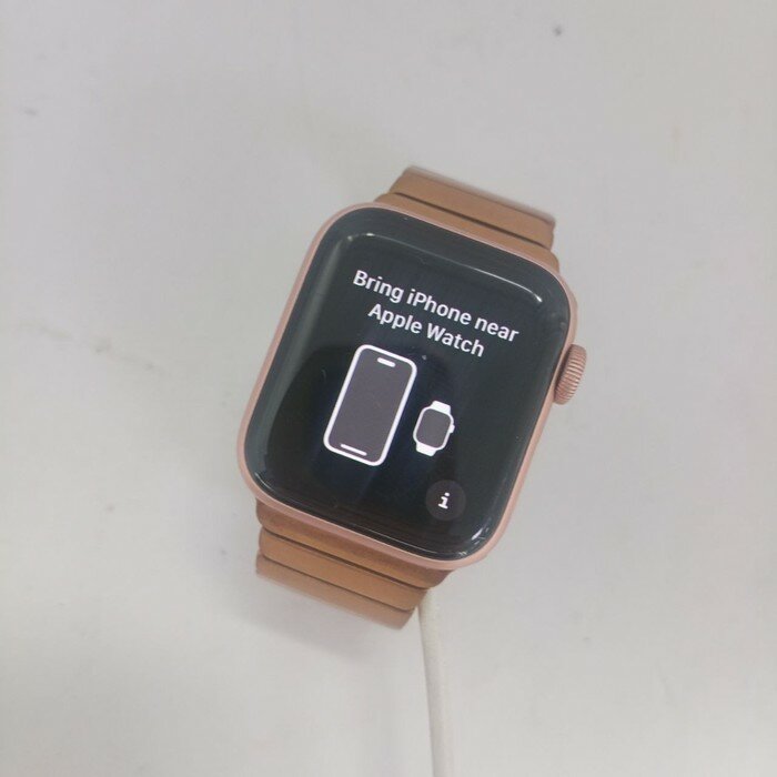 Смарт-часы Apple Watch SE 40mm