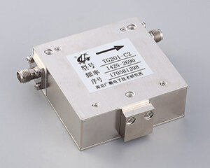 1.35 GHz to 2.7 GHz, 0.6 dB Insertion Loss, 17 dB Isolation, SMA Coaxial Series Isolator-TG201-C2