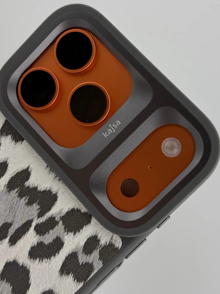 Чехол kajsa "Леопардовый принт", для iPhone 17 Pro, противоударный, с MagSafe — фото 1