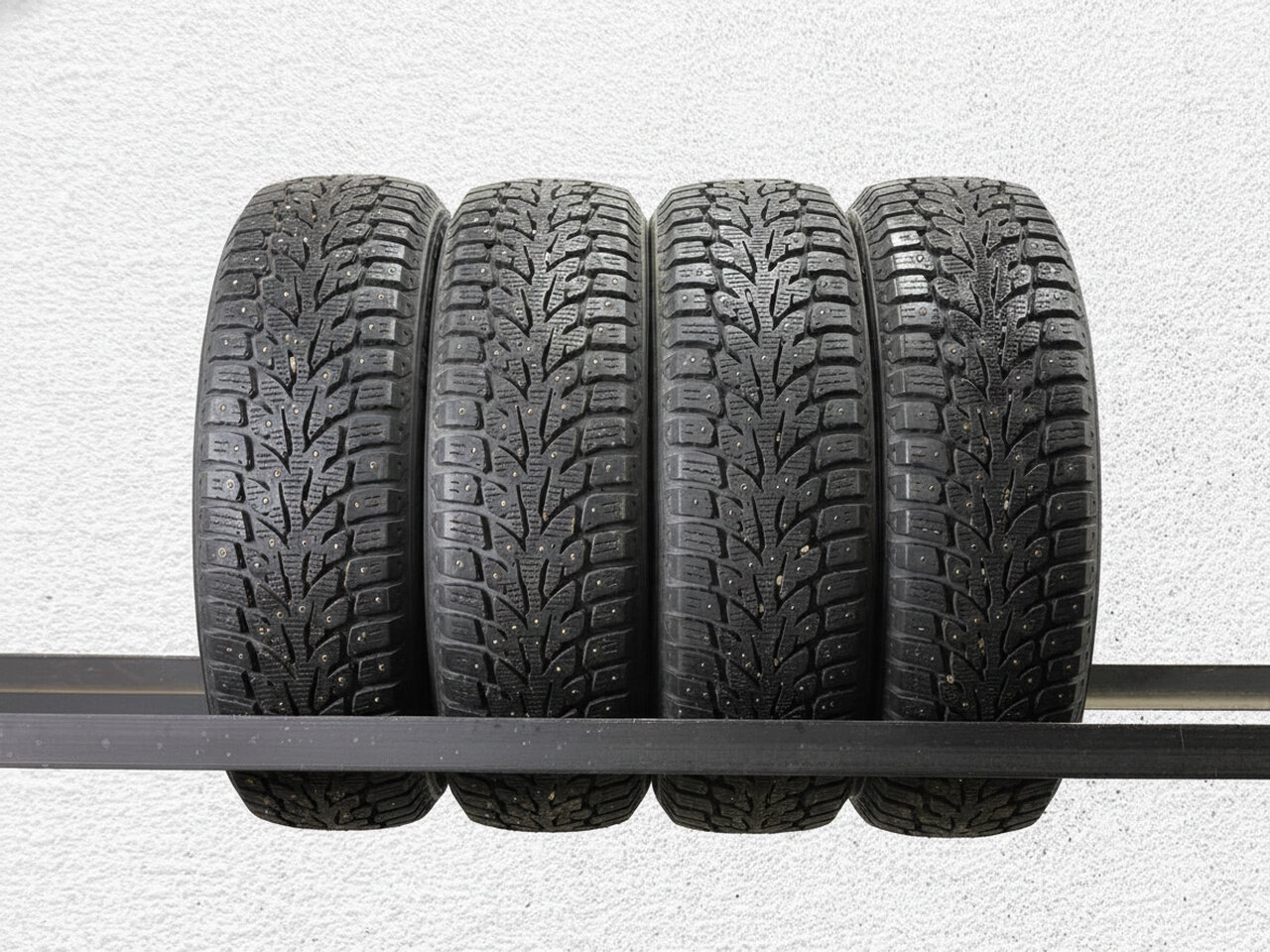 Зимние шины шипованные Kumho WinterCraft Ice WI32 185/65 R15 15.0% износ PT0010933 TSB055739