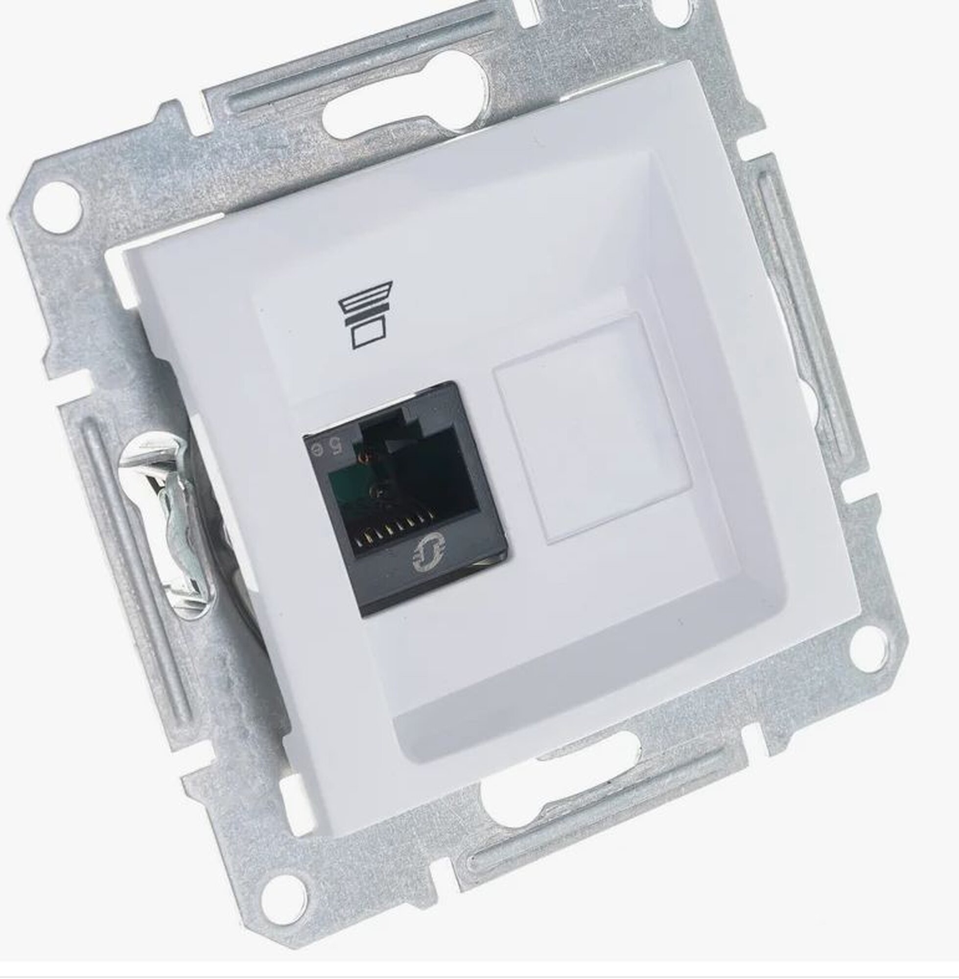 SE Sedna Бел Розетка компьютерная 1-ая RJ45 кат. 5e UTP SDN4300121