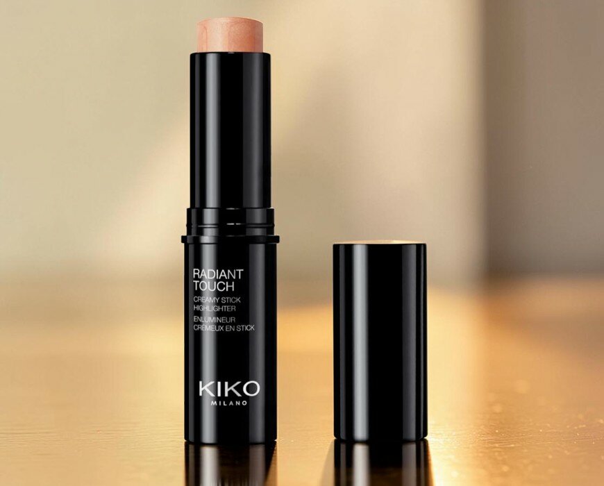 Хайлайтер-стик с кремовой текстурой и сияющим покрытием KIKO Milano RADIANT TOUCH CREAMY STICK HIGHLIGHTER, 102