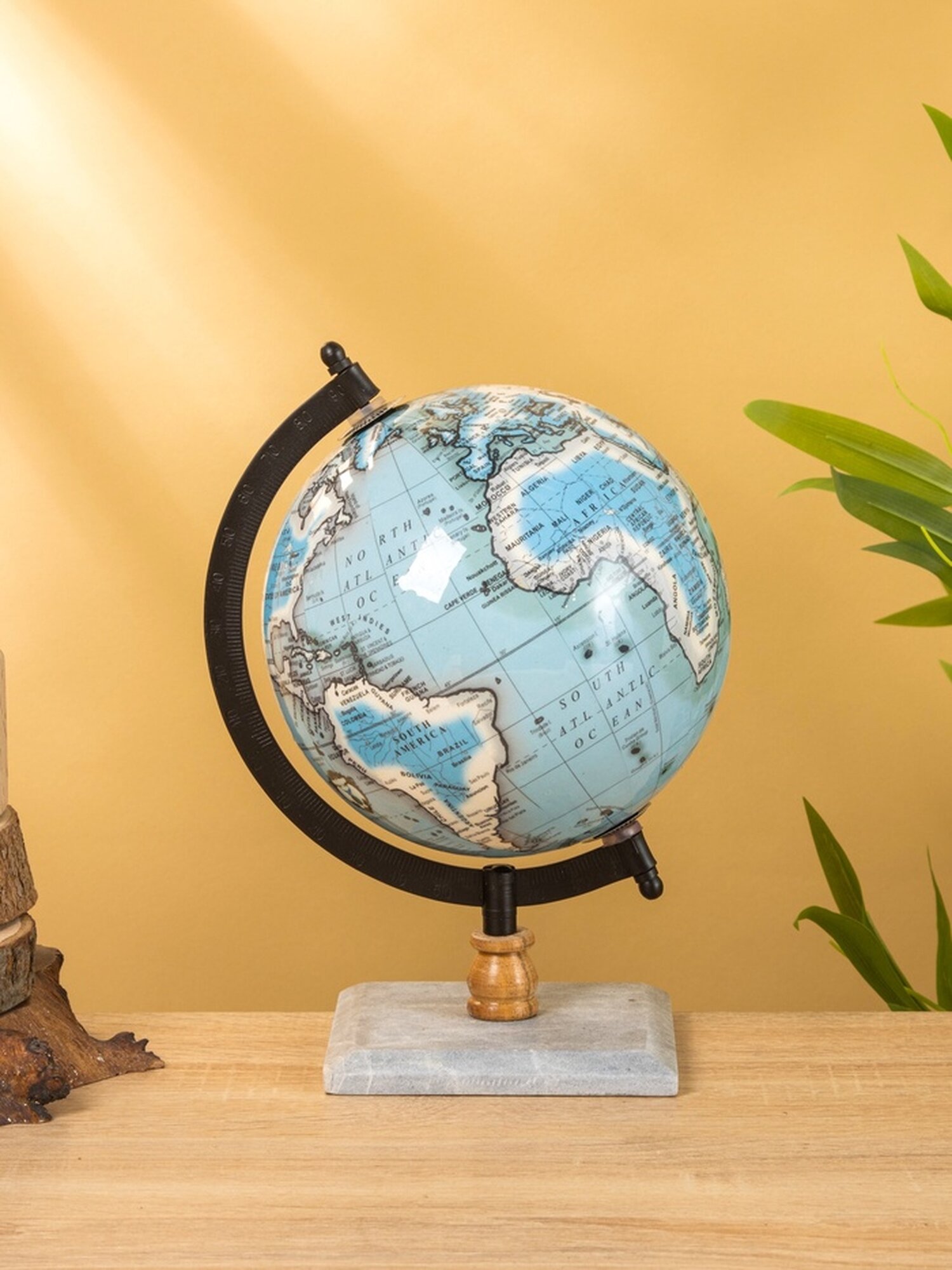 Глобус сувенирный 18х15х25 см, подставка мрамор, цвет голубой