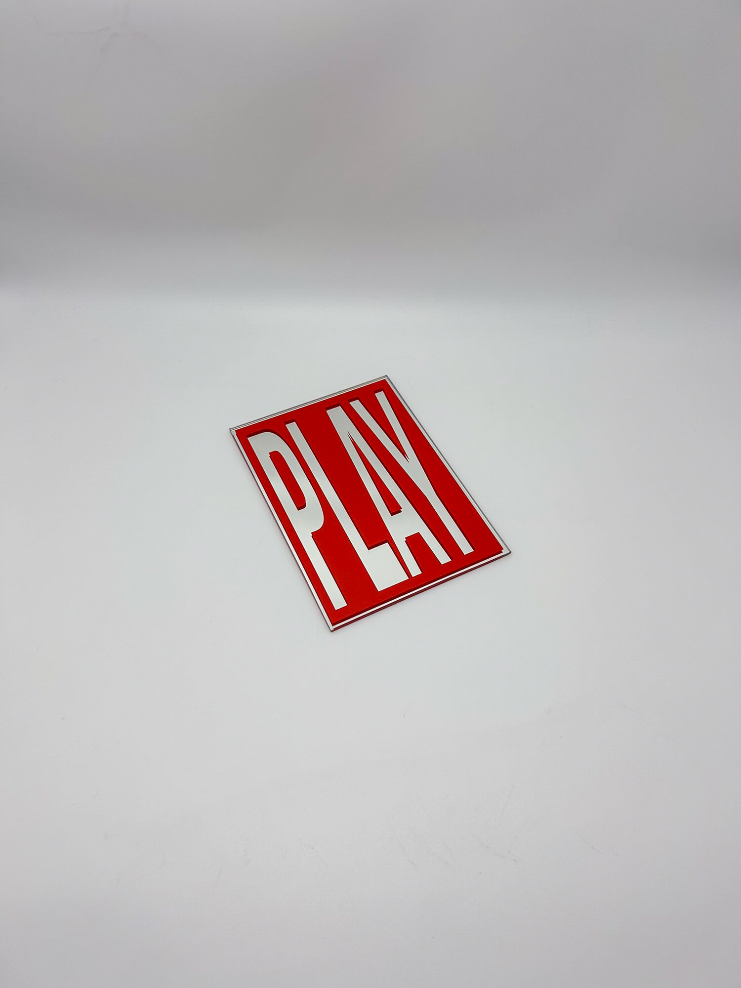Зеркало интерьерное с графикой PLAY, формат А5, размер 15×21 см, цвет красный, бренд Zrcatko