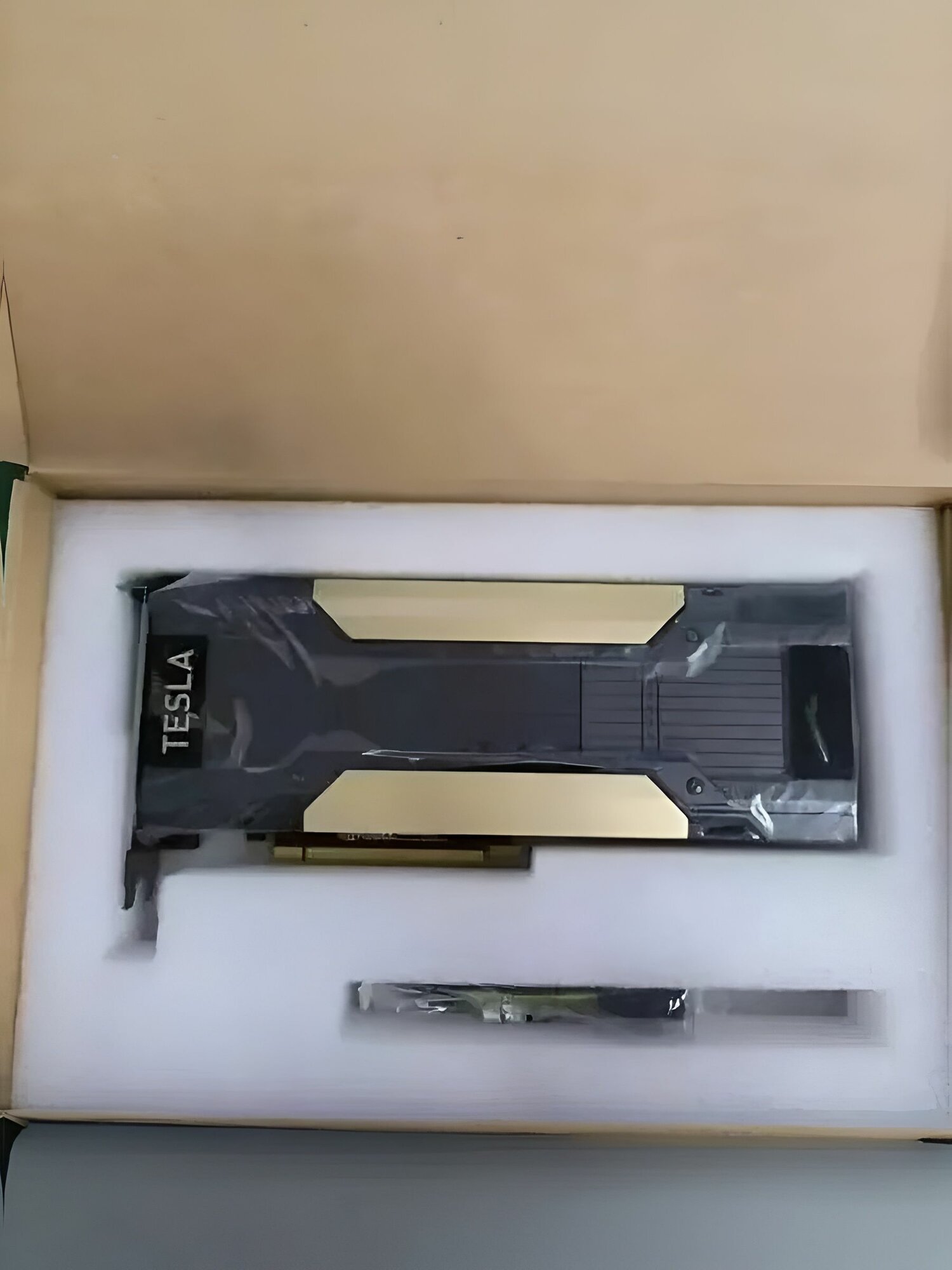 Вилеокарта NVIDIA Tesla V100 PCIe 32 GB