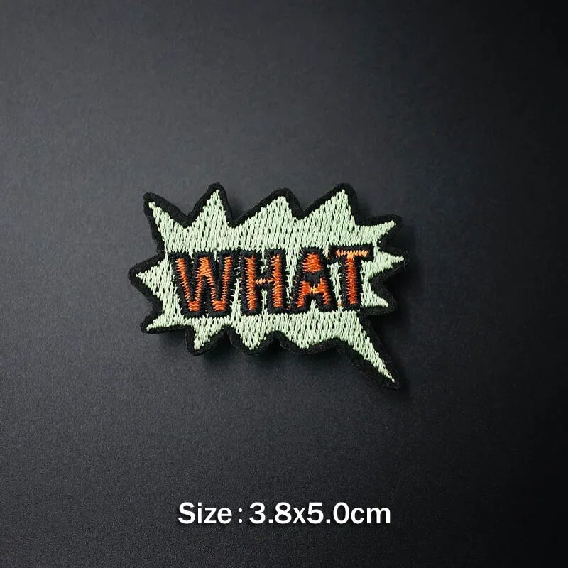 Нашивка "WHAT" темно-зеленый, 3.8x5.0см