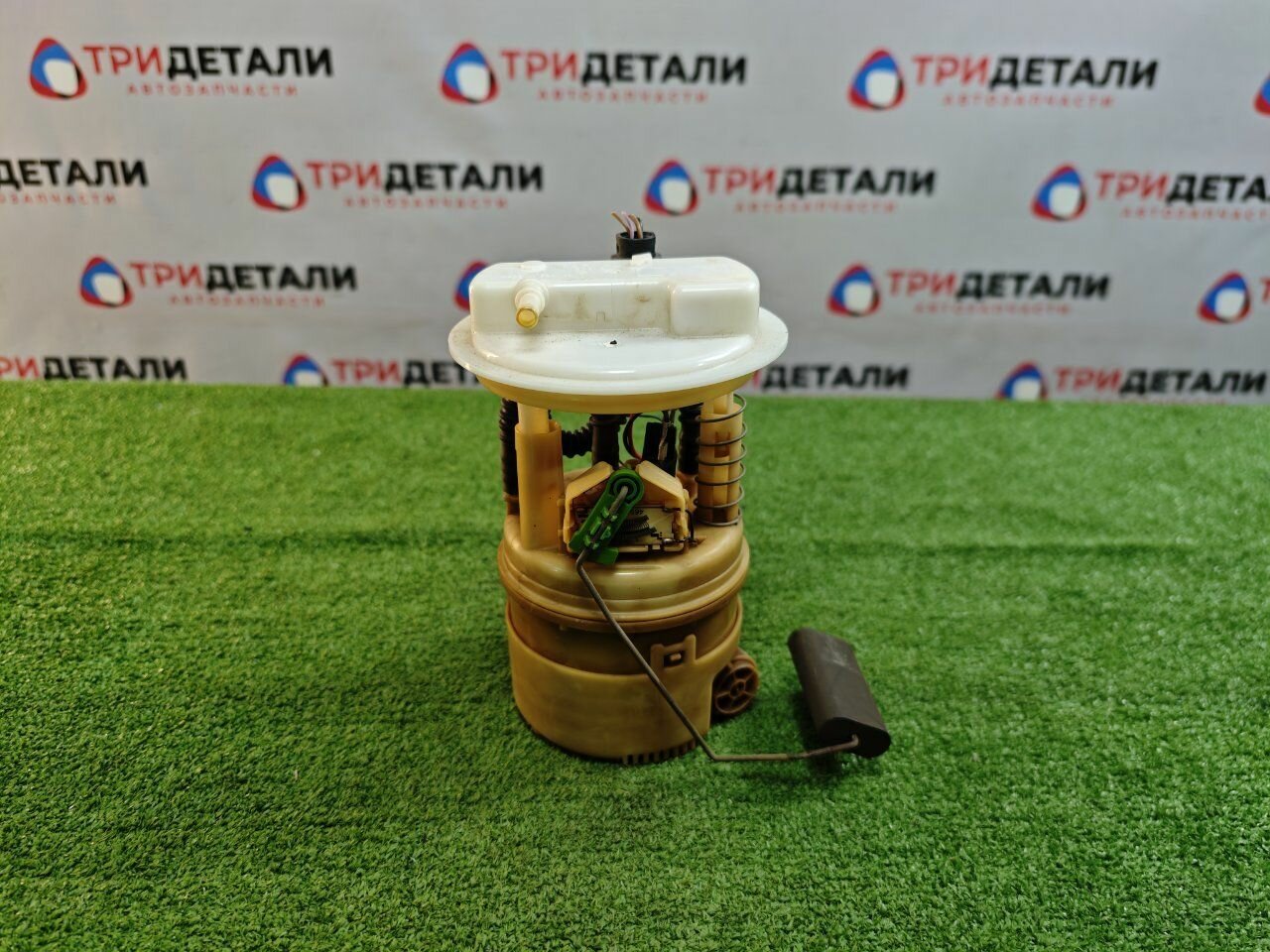 Топливный насос Лада Ларгус 1.6 K4M 2013 (б/у)