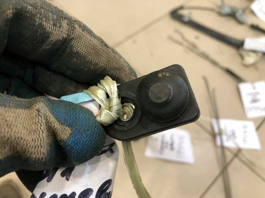 Концевик двери от Hyundai Sonata 4 EF 2001-2012