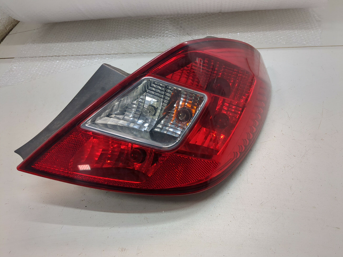Фонарь (задний) правый Opel Corsa D Б/У