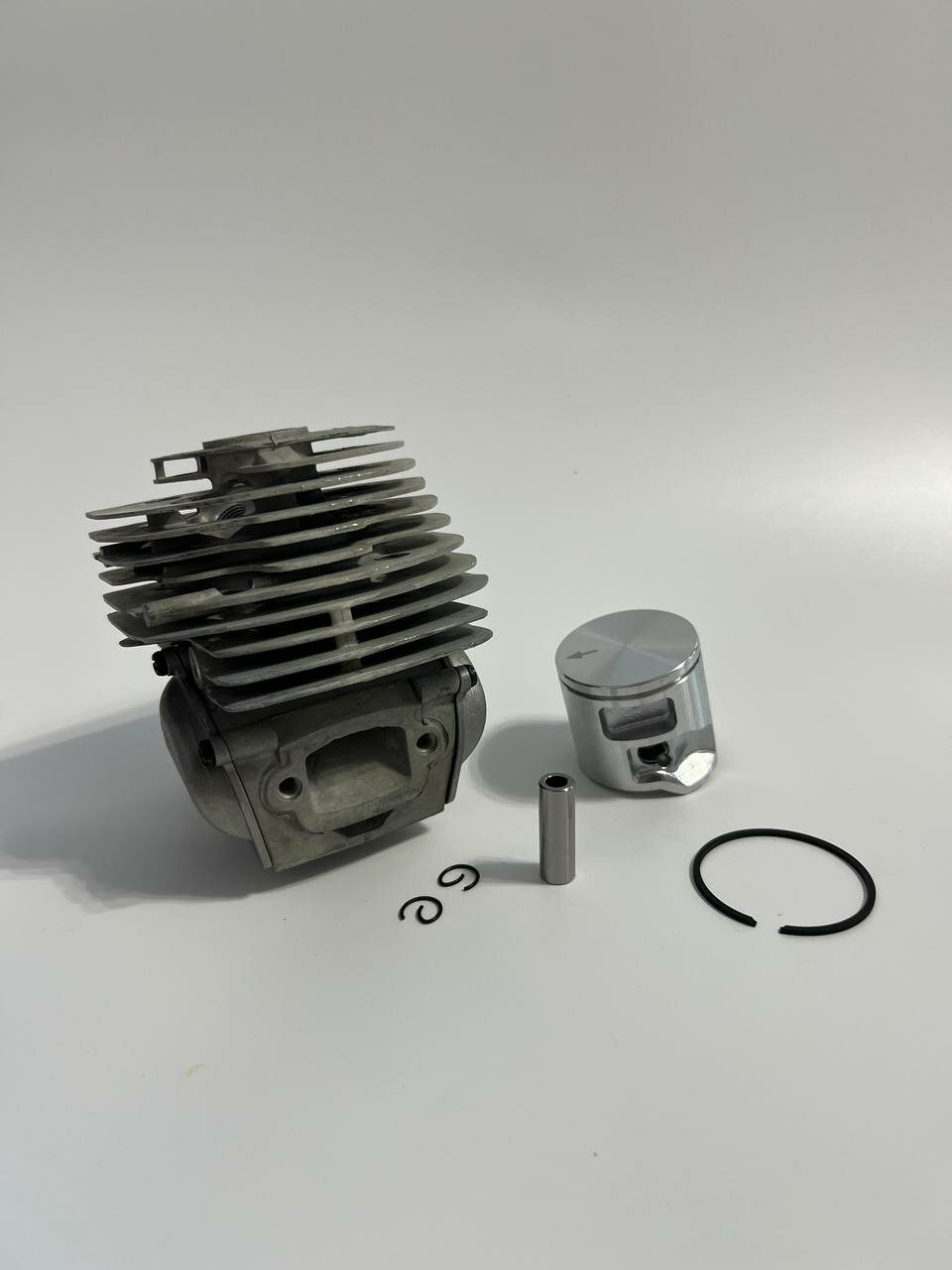 Поршневая группа HUSQVARNA - 555/560/562 (диаметр 46 мм)