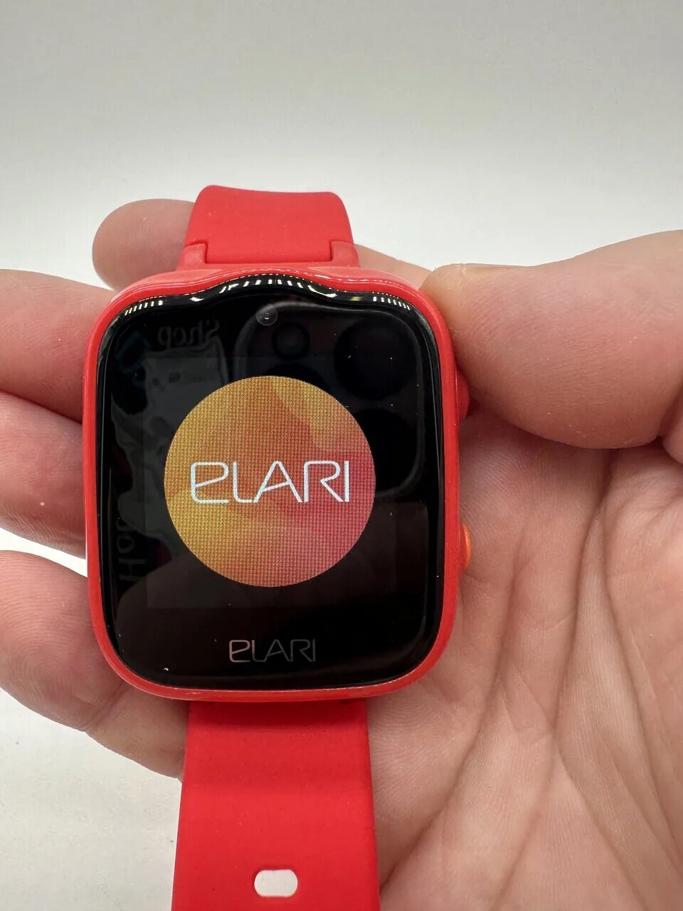 Смарт-часы ELARI KidPhone 4G c gps и алисой красные