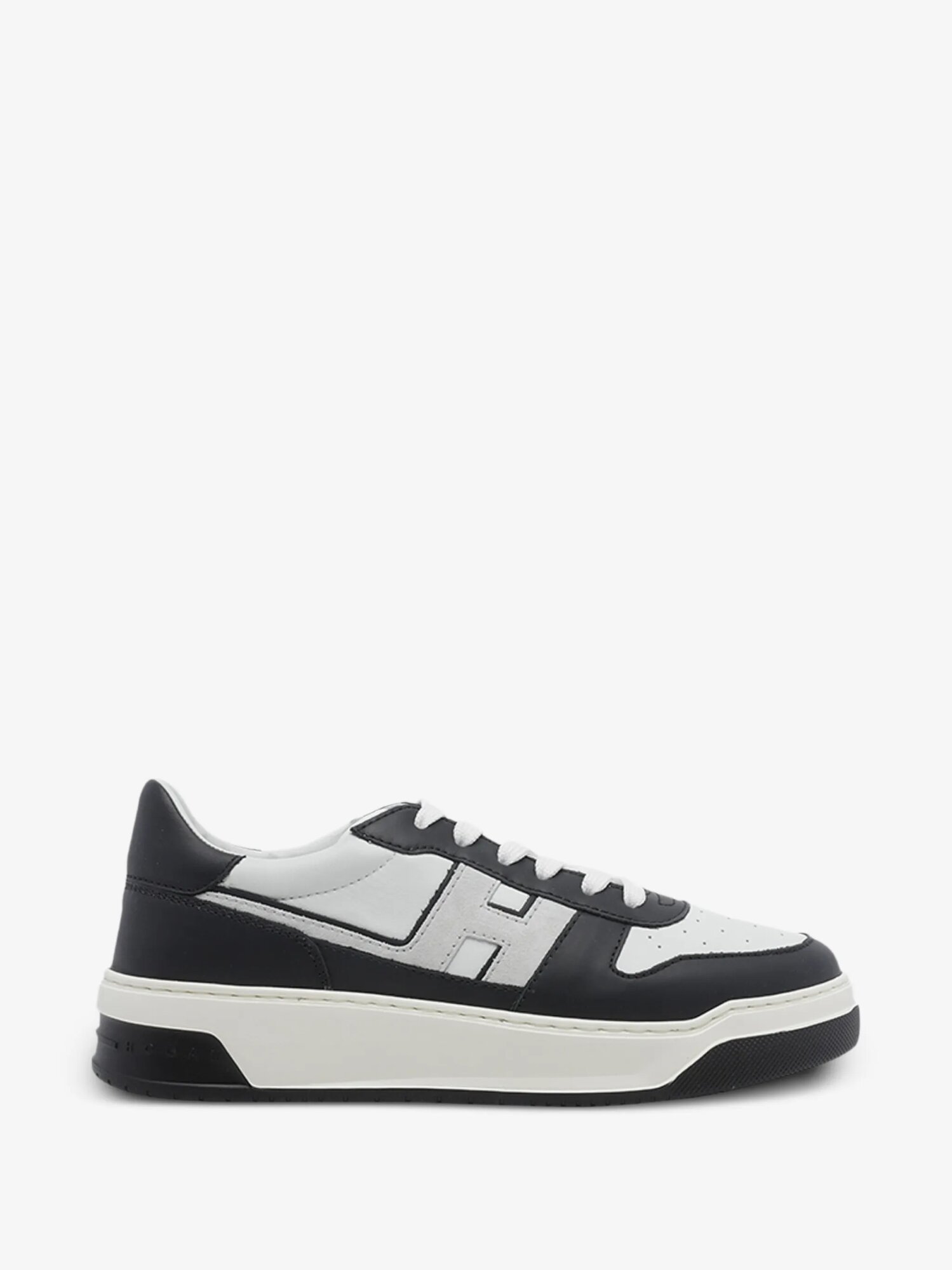 Кроссовки Logo-patch panelled leather sneakers